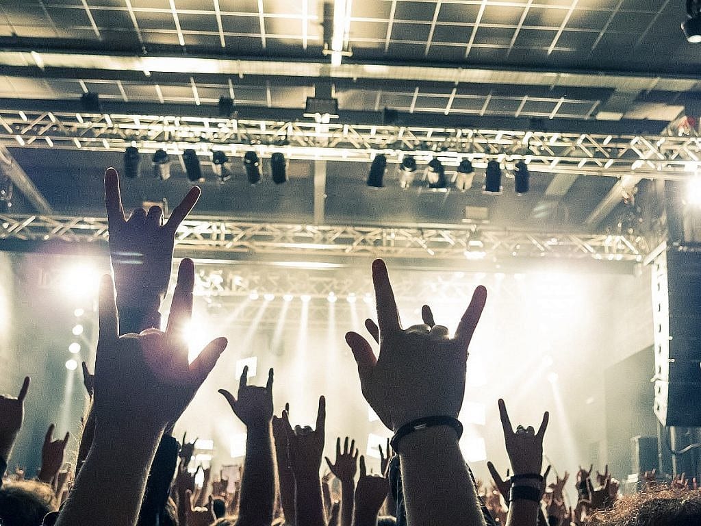 How to Make Announcements on Stage 10 Tips