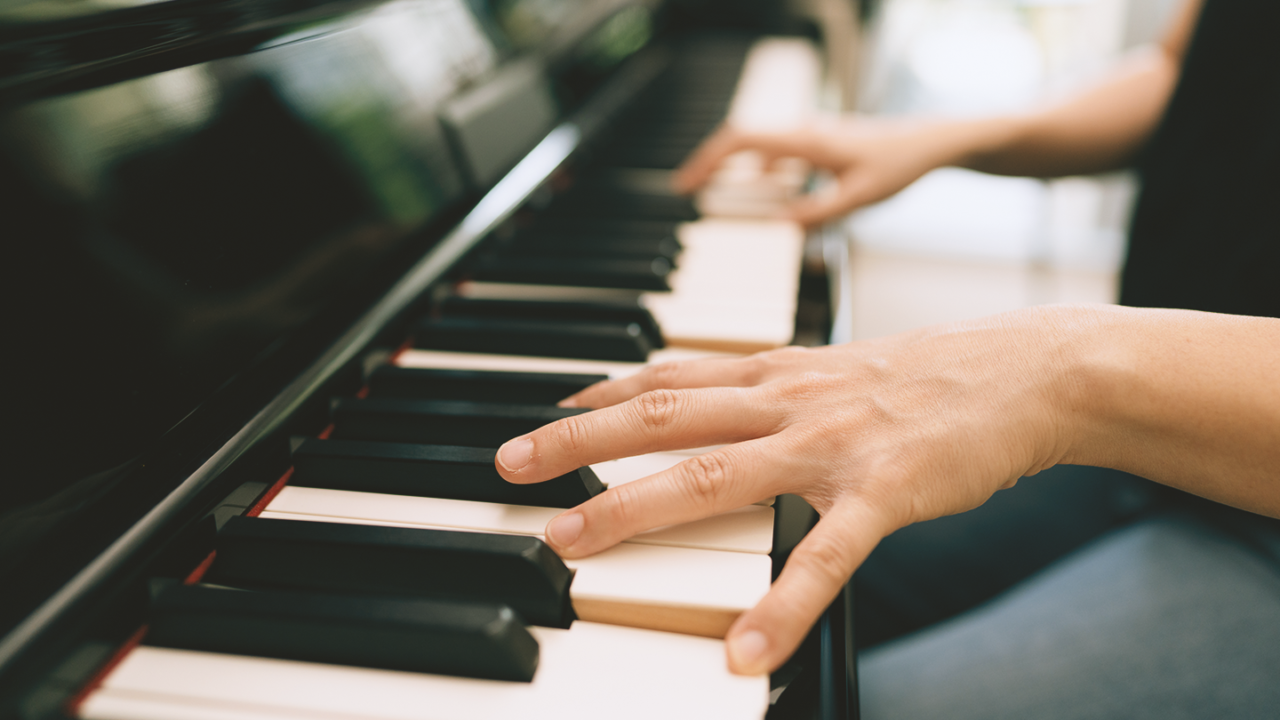 Learning to Play Keyboard 5 Tips for Beginners - Thomann Blog