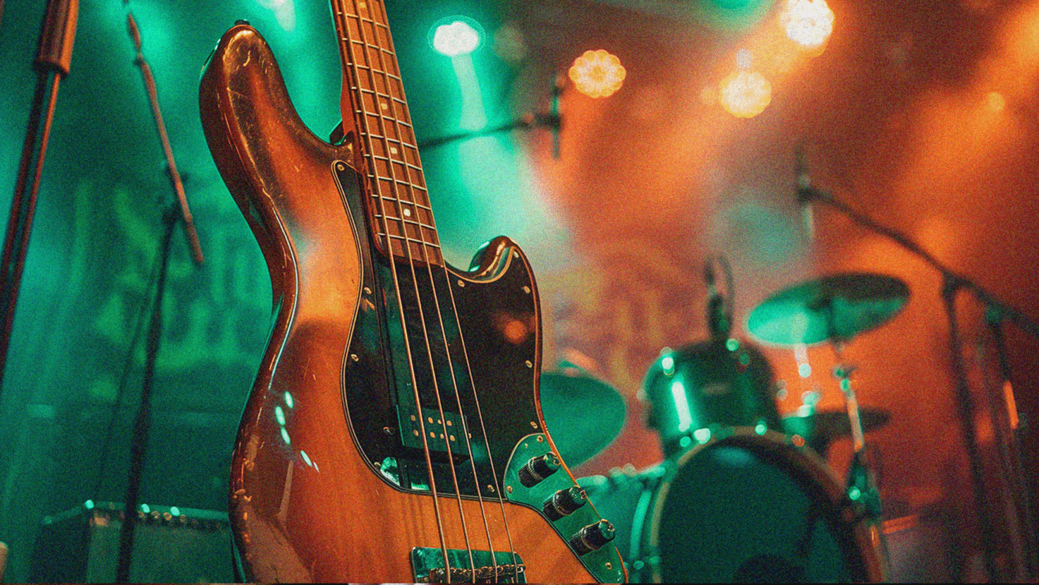 Comment changer vos cordes de guitare et basse - Thomann Blog