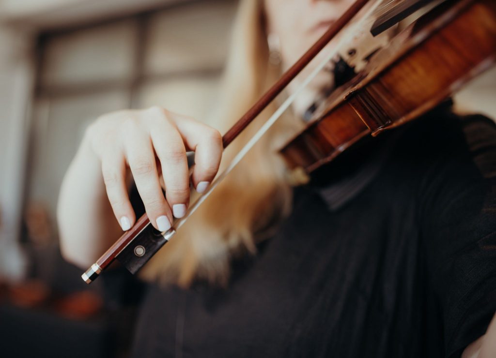 Learning to Play Strings 5 Beginner Tips – t.blog