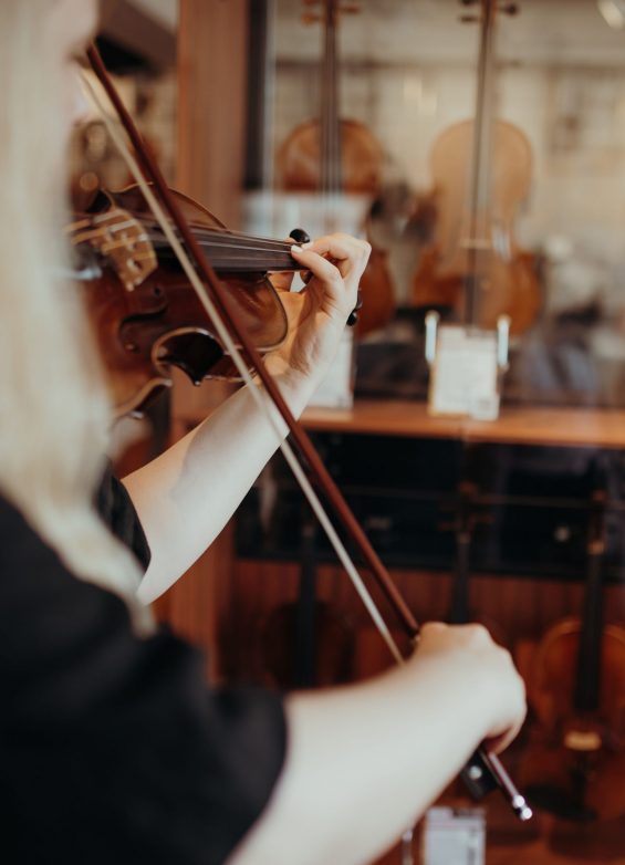 Learning to Play Strings 5 Beginner Tips – t.blog